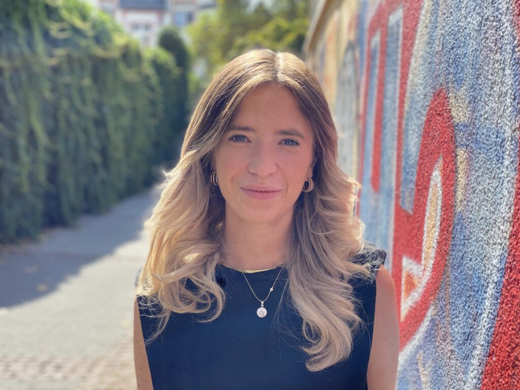 Service – Kaweh Mansoori