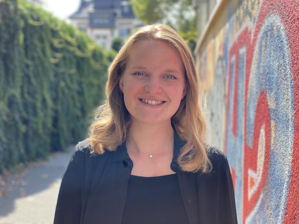 Service – Kaweh Mansoori