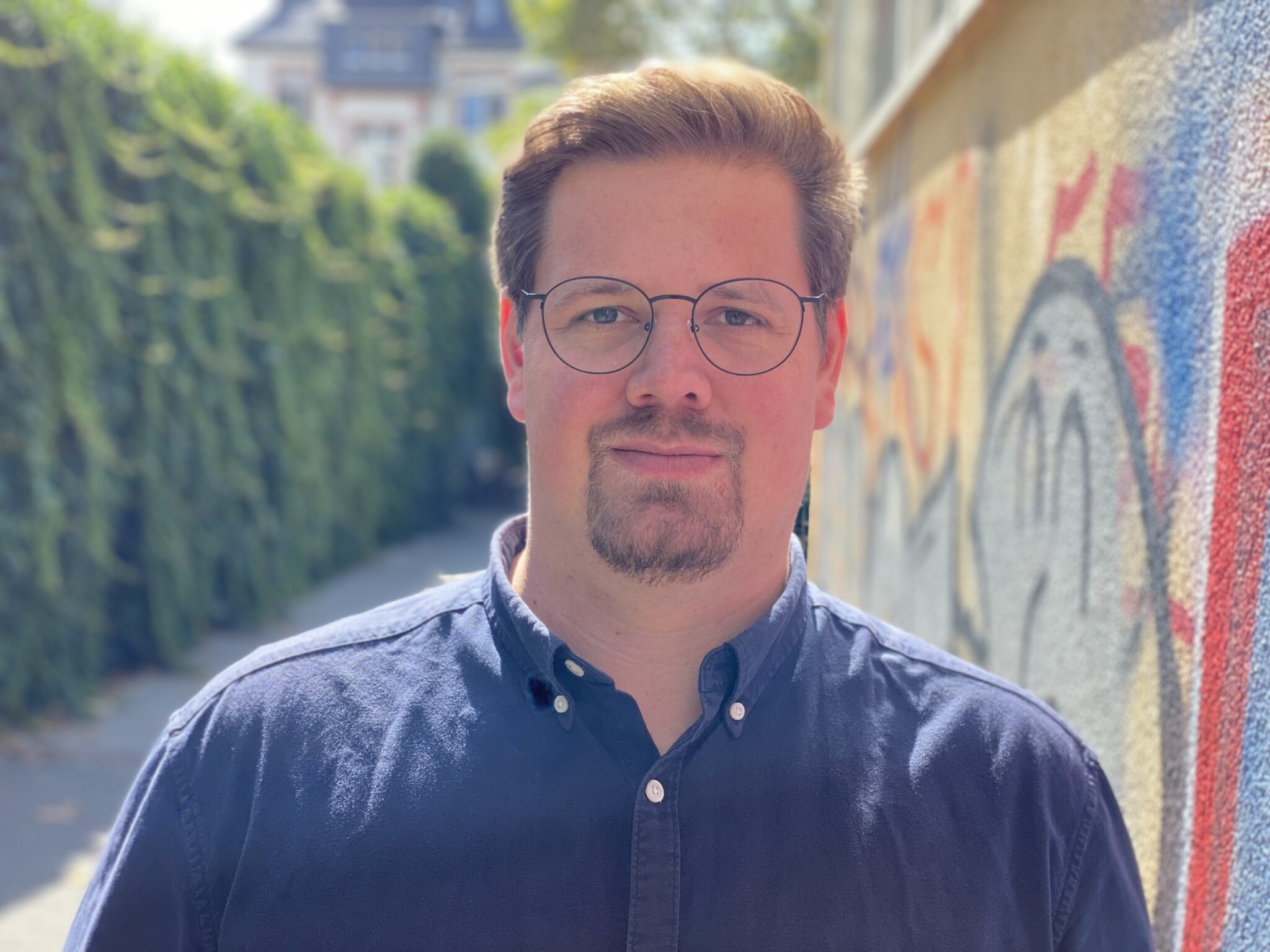 Service – Kaweh Mansoori